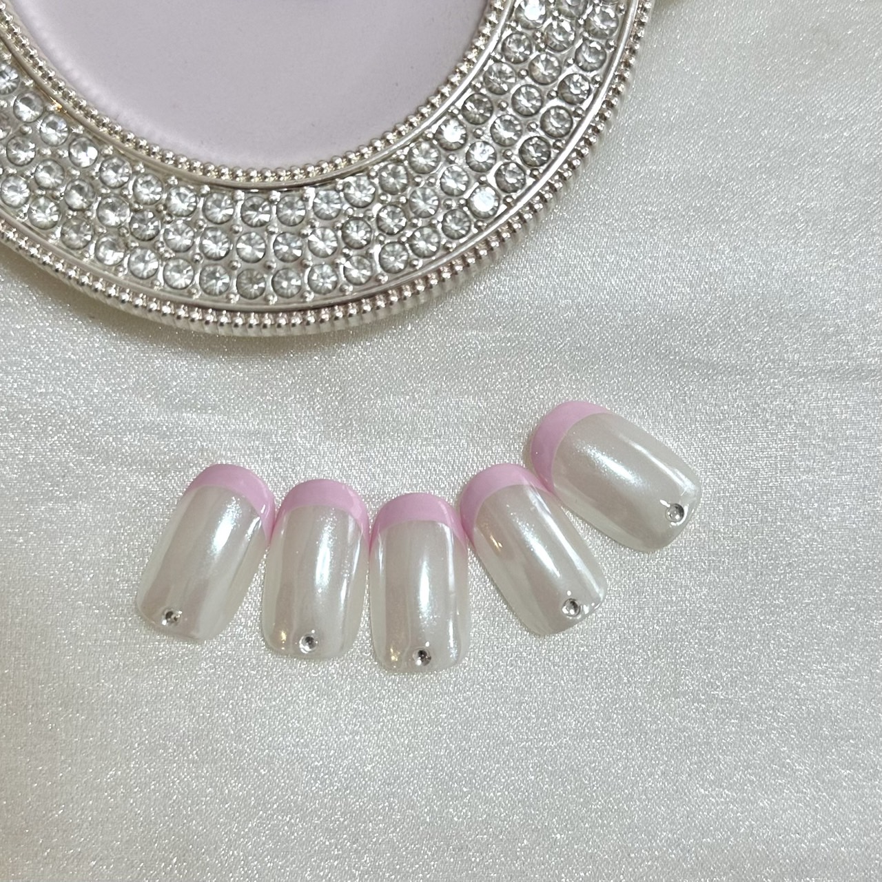 ジェルネイル伸びても目立たないデザインと色を選ぼう - Bijou Nails（ビジューネイルズ）