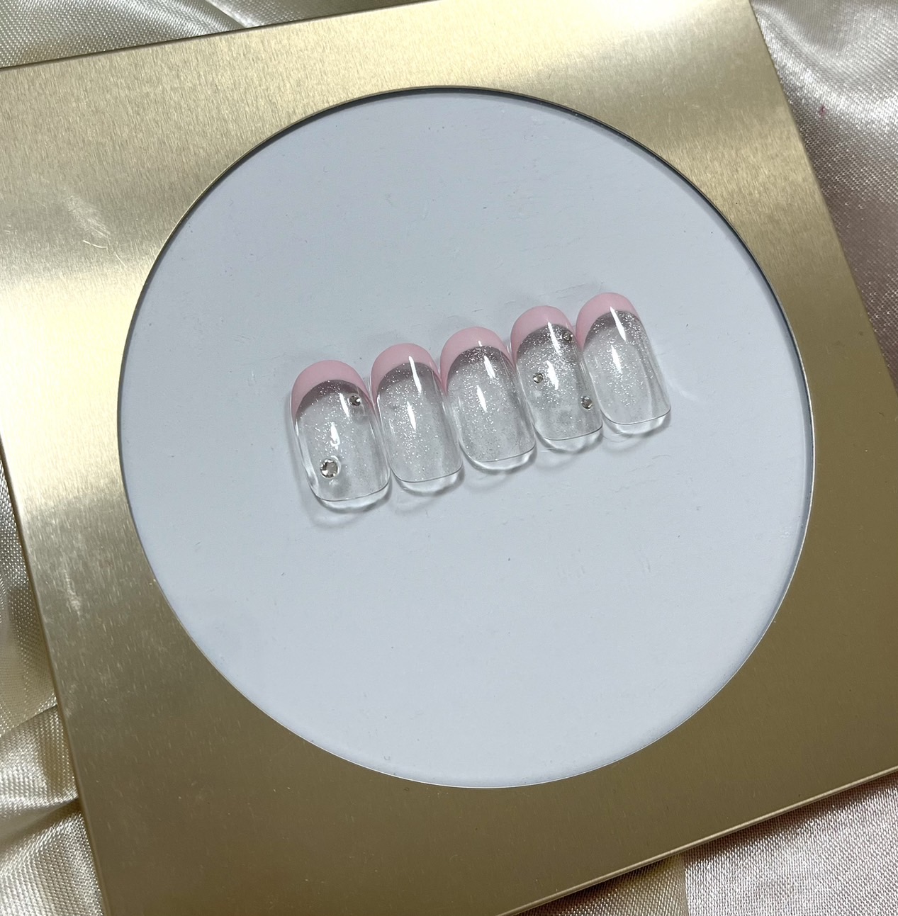 ジェルネイル伸びても目立たないデザインと色を選ぼう - Bijou Nails（ビジューネイルズ）