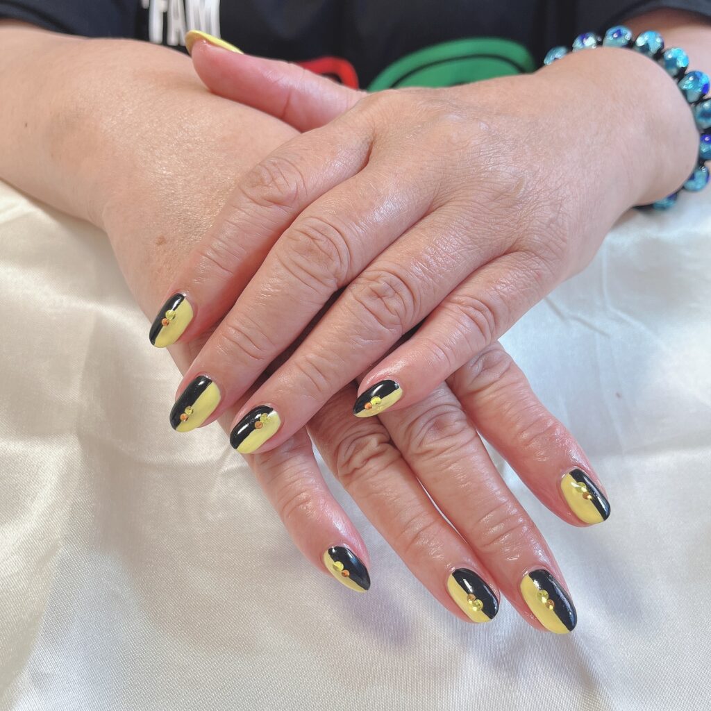 黄色・黒との組み合わせネイルは際立ちます♡ - Bijou Nails（ビジューネイルズ）