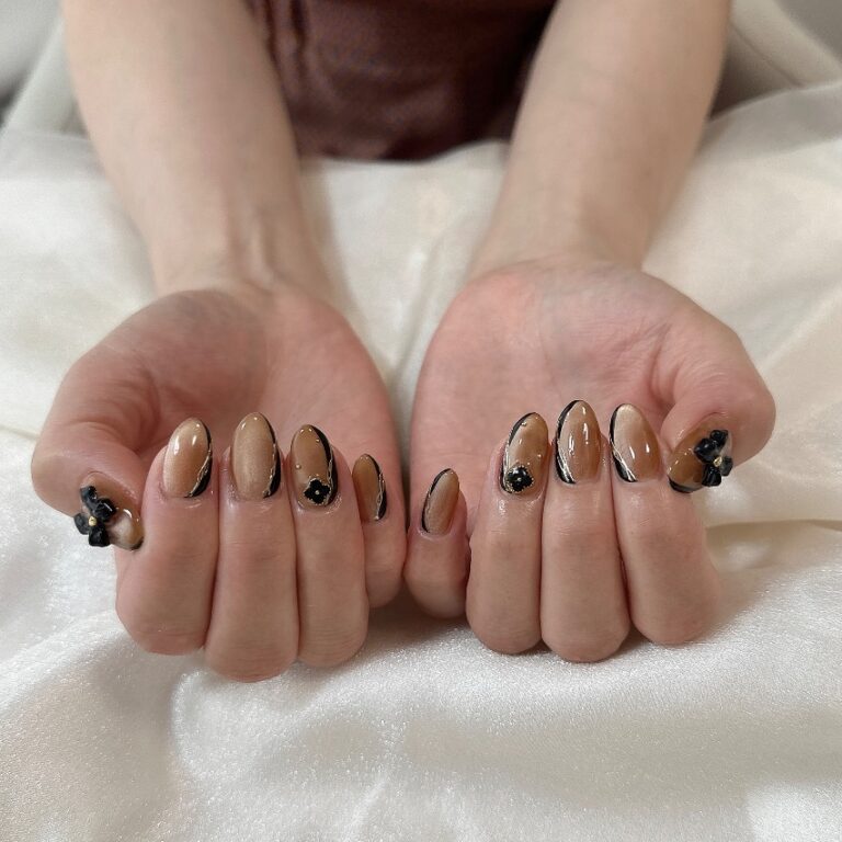 フレンチネイル×秋カラー：秋が深まるおススメのネイルデザイン🍂 - Bijou Nails（ビジューネイルズ）