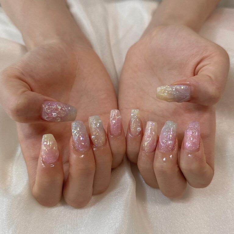 夏にぴったり！水色＆ピンクで爽やかネイルデザイン 🌸💅 - Bijou Nails（ビジューネイルズ）
